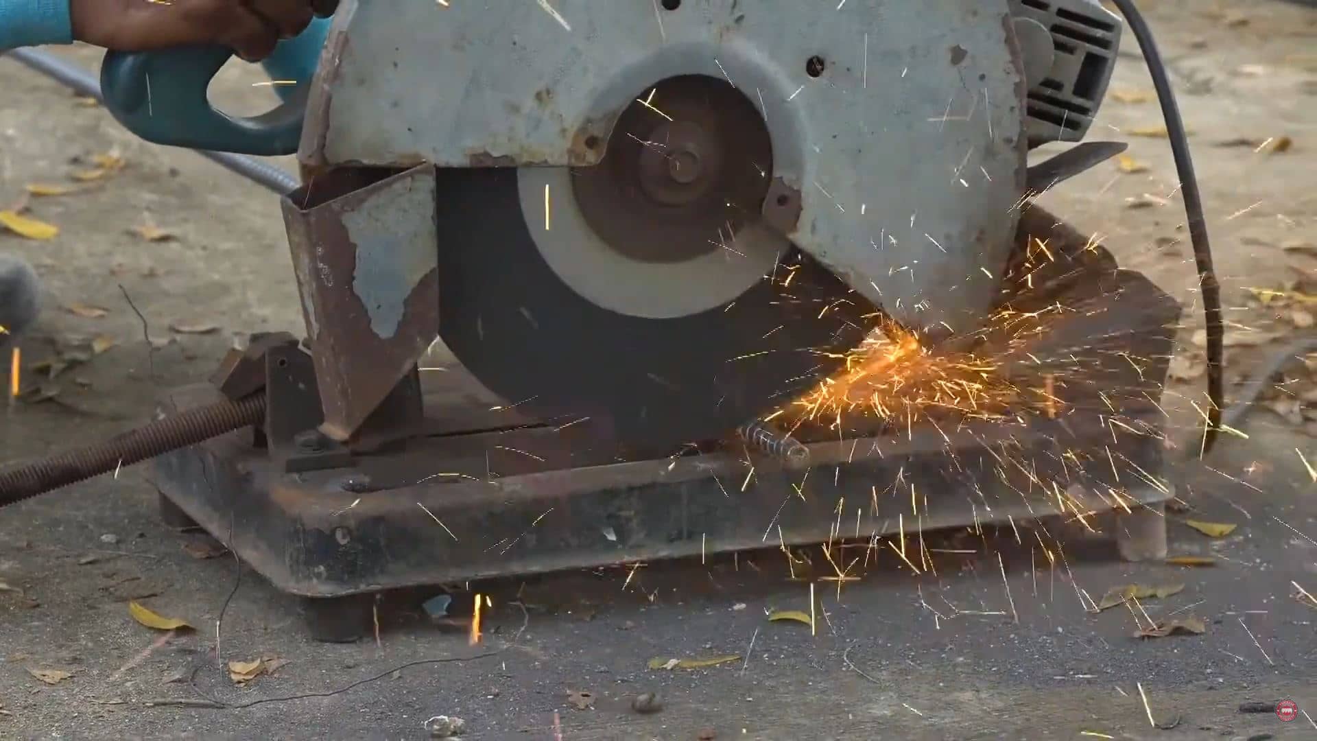 Band Sawing vs. Friction Sawing: Differences and Uses ...